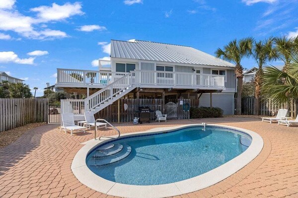 Eastside Wave - Gulf Trace - Private Pool - Sleeps 12 - 100 Steps To The Gulf - Seaside, FL