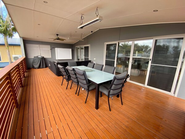 Ultimate Location Cowes Beach Stay - Smiths Beach