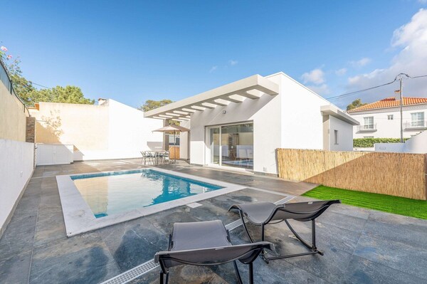 Guestready - Striking Hideaway In Almada - 阿爾馬達