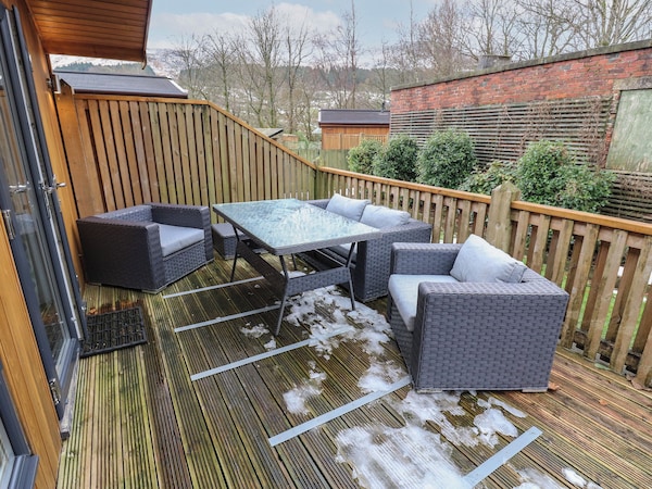 Dovestone Secluded Luxury Lodges (Sleeps 6) - Pets Welcome In Greenfield - Oldham
