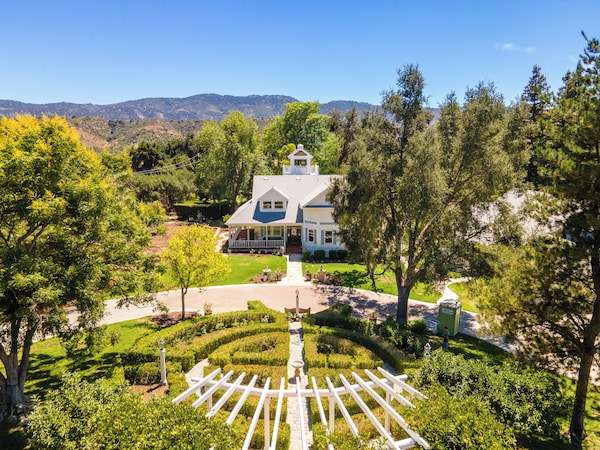 Spacious 6-bedroom Country House With Pool In Tranquil Ojai - Ojai, CA