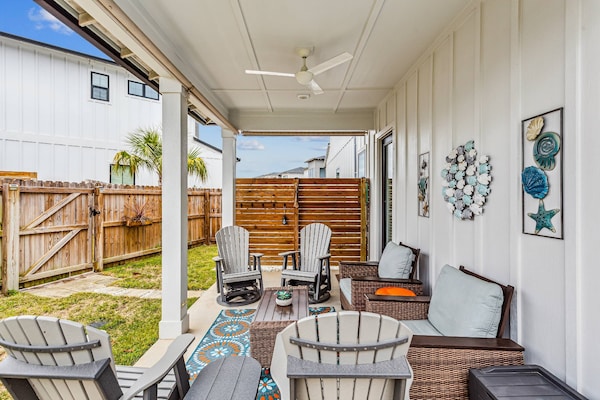 New Listing! Private Hot Tub| Community Pool| Boat Docks| Perdido Beaches| Yard Games| Close To Nas - Florida