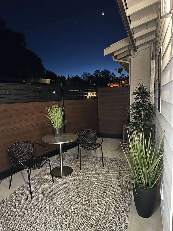 Upscale 3b2b Modern House Near Mountain View Downtown - Los Altos, CA