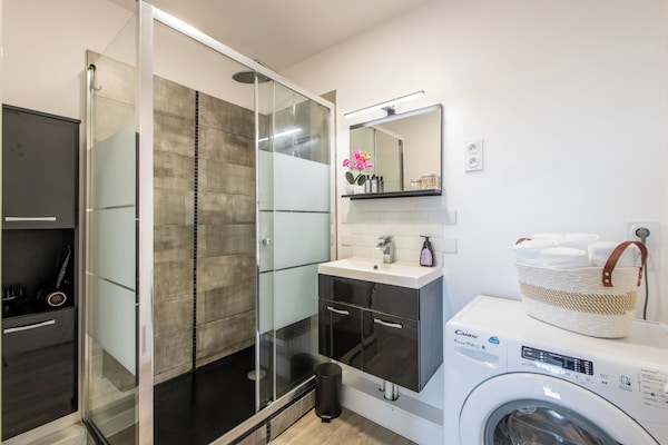 Rare! Large 4-bedroom Apt. I Disney & Paris 30 Min I Near Metro & Free Parking - Sucy-en-Brie