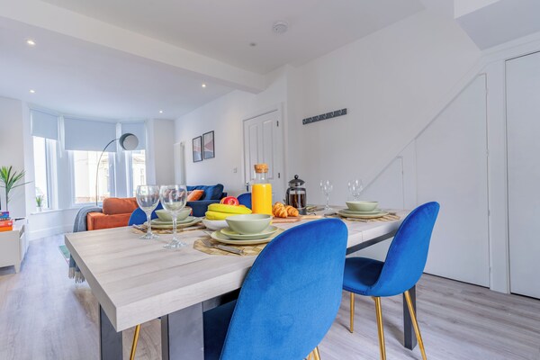 Charming 3br House In Folkestone Walkable To The Beach And Close To Eurotunnel - Folkestone