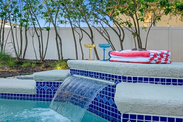Private Solar Heated Pool - Arcade Machine - Outdoor Dining - Tampa, FL
