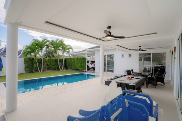 Hua Hin Paradise Villa Falcon Hill - Pets Friendly, Free Gym, Wi-fi & Club House - Hua Hin