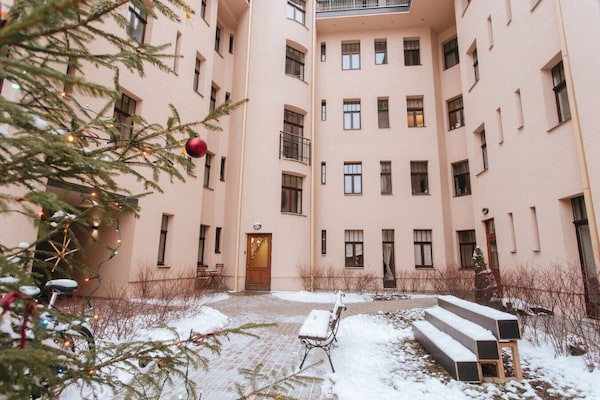 Apartment In Art Nouveau Style House Free Parking - Riga