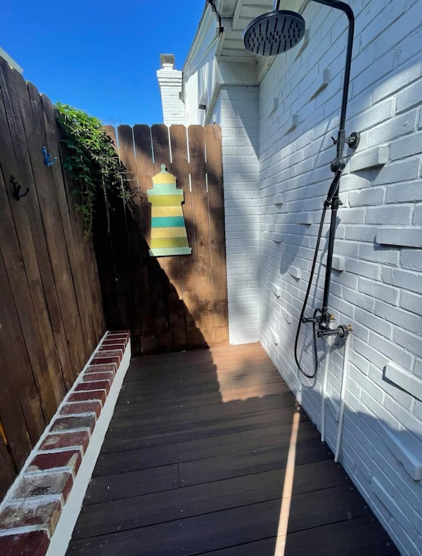 Charming 3-bedroom Home A Block From The Beach! - Norfolk, VA