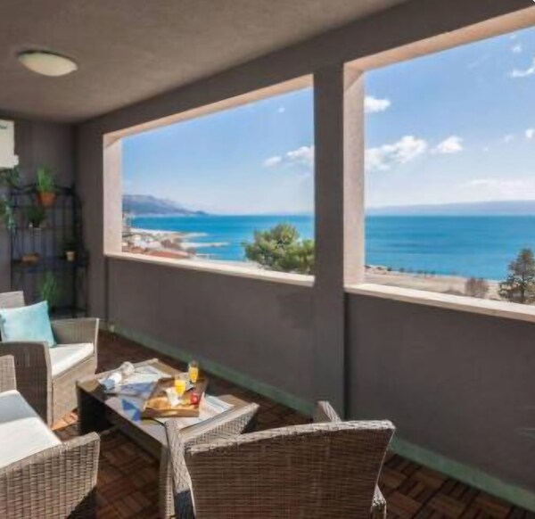Seaview Lux Apartment Znjan  120m², Close To Beach, Parking & Wifi - Split