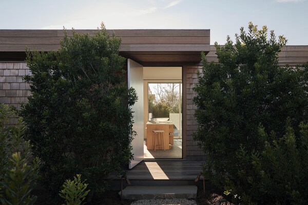 Luxury Montauk Waterfront Cottage With Private Spa & Sunset Views - Montauk, NY