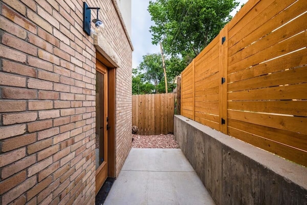 Lohi Luxury Lodge. Cozy Luxe 2-bedroom In Heart Of Denver. In Denver. Wifi + Ac - Thornton, CO