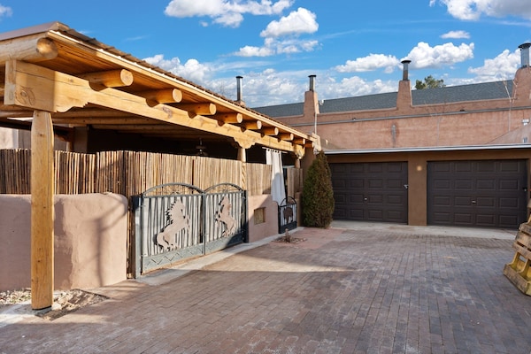 Native Charm Adobe Guesthouse In Historic Old Town With Wifi, Ac, Patio Grill. - Albuquerque