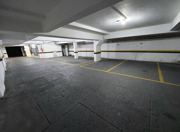 Melhor Custo Benefício No Centro, 2 Quartos, 4 Pessoas, Cama Queen, Garagem, Ar - Florianópolis