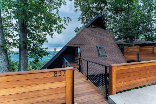 Luxury Mountain Villa - Unbelievable Sunsets - 15min Drive To Downtown Gville! - Travelers Rest, SC