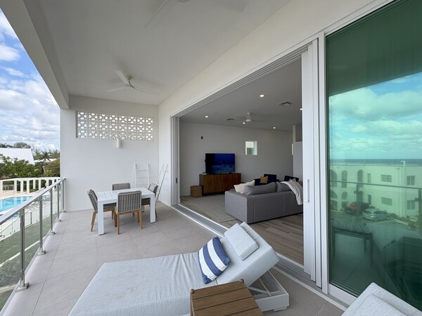 Luxury/oversized  - 1 Bed/1.5 Bath Near Amazing Shore Diving W/180° Ocean Views - West Bay