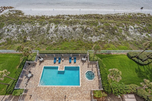 Stunning Ocean Front Views From 9th Floor 2/2 Condo - Jacksonville Beach, FL