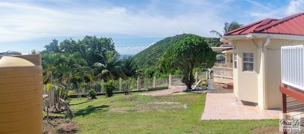 Serene 3-bedroom House In Vieux Fort With Stunning Views - Santa Lucía