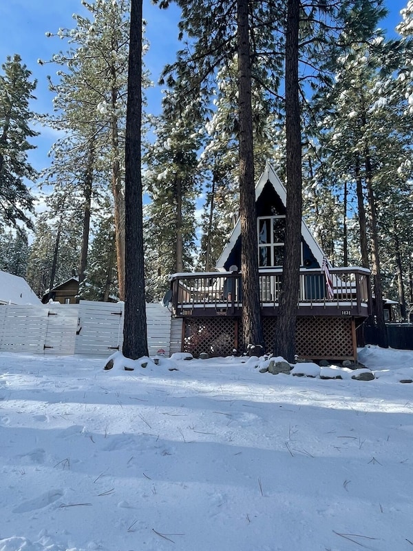 Enchanting Cabin In Wrightwood Near Mountain High Ski Resort - Mount Baldy, CA