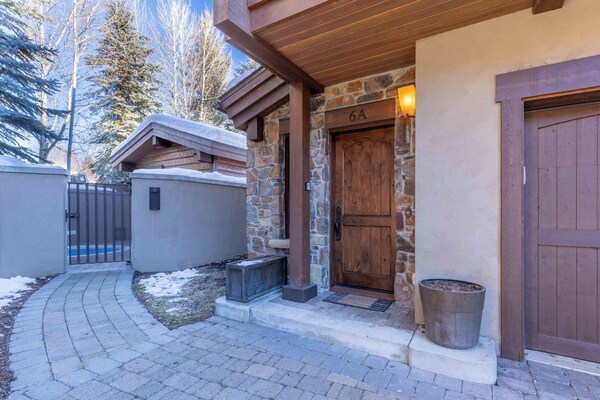 Skiview Luxury Townhome - Steps To Ketchum + Skiing, Dog-friendly! - Sun Valley, ID
