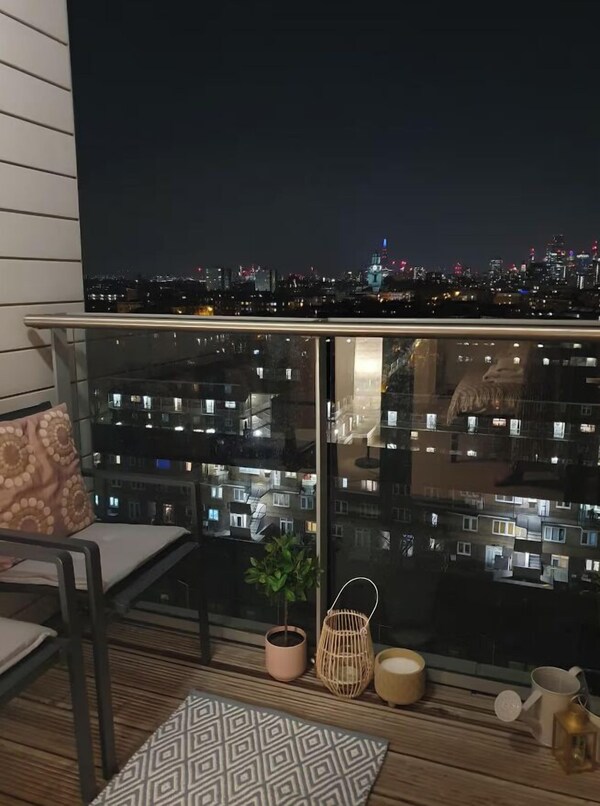Apartmentsleeps3-balcony-near Canarywharf-gym - Canary Wharf - London