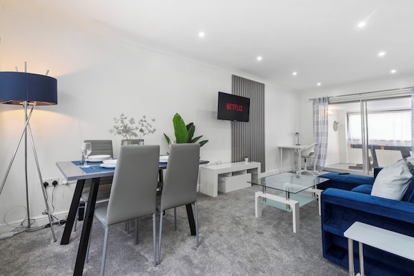 Staines House-3bed-sleeps7- Freep-close To Airport - Hayes