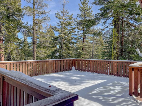 Pet-friendly Home: Deck, 1 Mile To Alpine Meadows - Tahoe City, CA