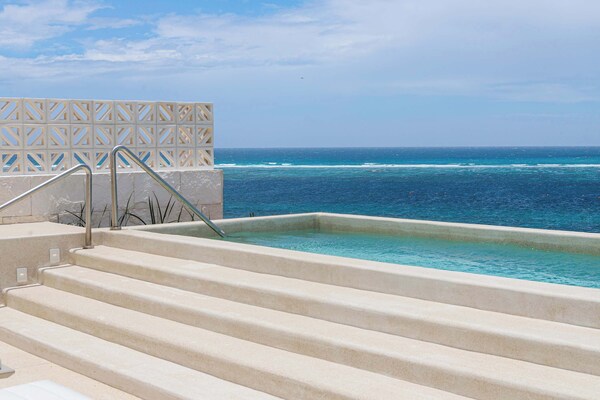 Apt Flamingo: Relaxing Getaway With Shared Pool - Puerto Morelos