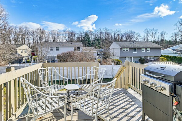 1 Mi To Dtwn: Home W/ Deck In Saratoga Springs - Saratoga Springs, NY