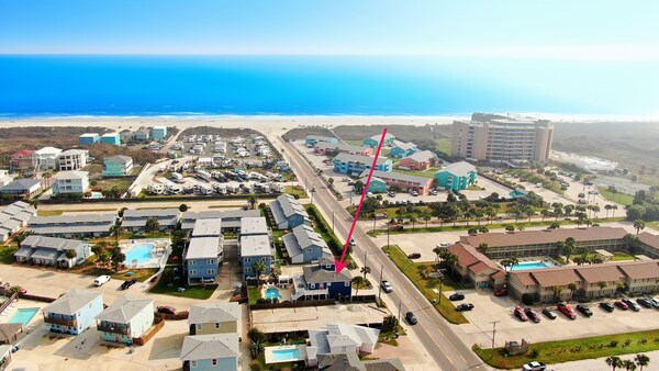 Luxe Coastal Stay W/ Private Pool, Walk To Beach | Leave Of Absence By Avantstay - Corpus Christi, TX