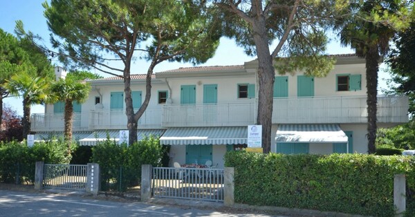 Comfortable Villa Nestled In A Green Landscape - Bibione Pineda