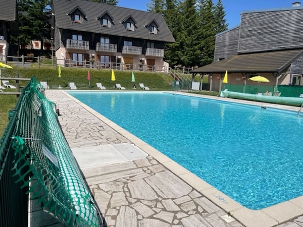 Duplex 8 Pers Avec Piscine à Super-besse - Lac Pavin