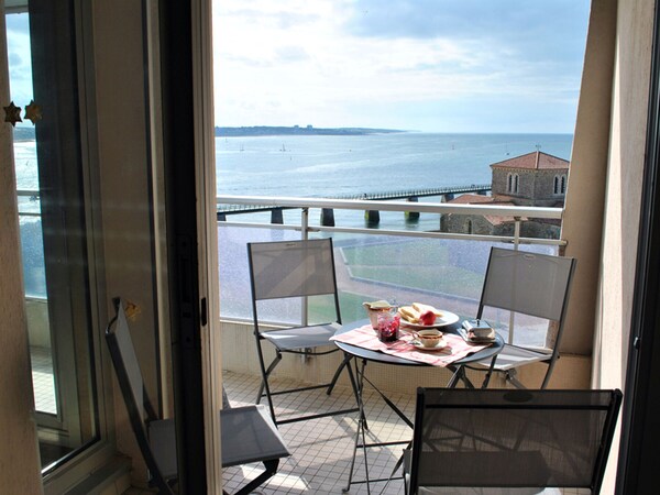 Seaside Apartment With Balcony, Private Parking In Les Sables-d'olonne - Les Sables-d'Olonne