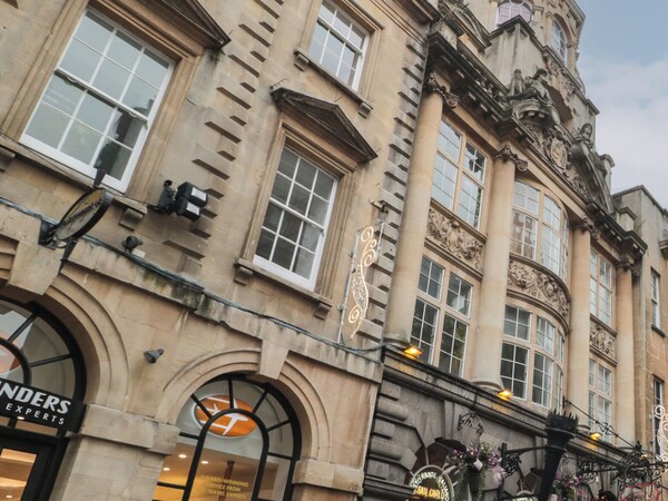 9 Old City Chambers, Pet Friendly In Bristol - 