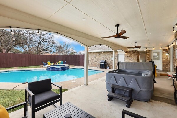 Best Of Desoto 4br,3ba With Pool, Hottub, Cinema - Lancaster, TX