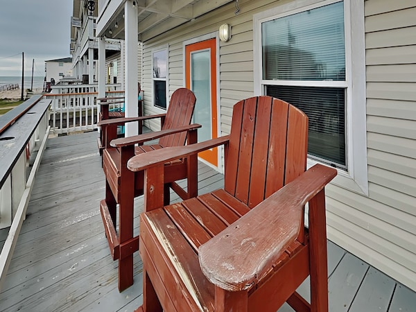 Twin Palms At Surfside | Water Views - Lake Jackson, TX