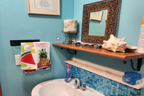 Central Location, Cozy Studio With Wifi And Ac In Enchanting South Burlington - バーリントン, VT