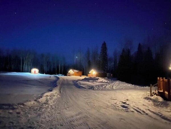The Sheep Camp Cabin- Bear Creek Cabins - Alberta