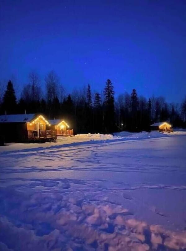The Moose Cabin - Bear Creek Cabins - Alberta