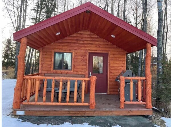 The Longhorn Cabin - Bear Creek Cabins - Alberta