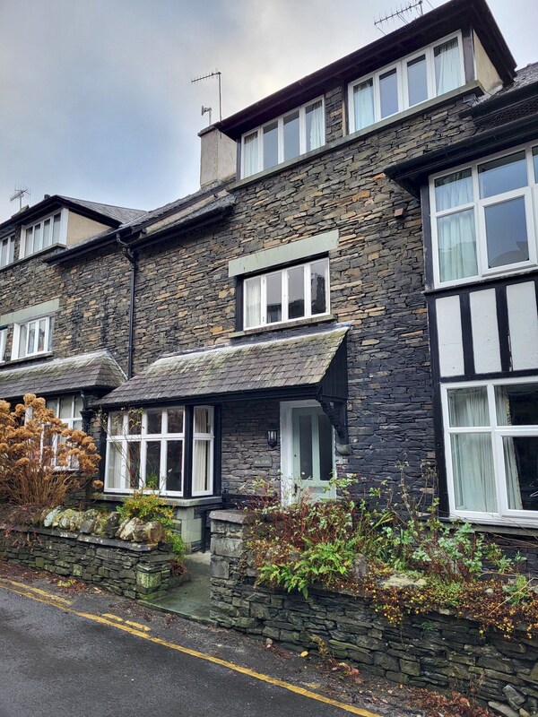 Malvern, Ambleside - Three Bedroom House, Sleeps 6 - Ambleside