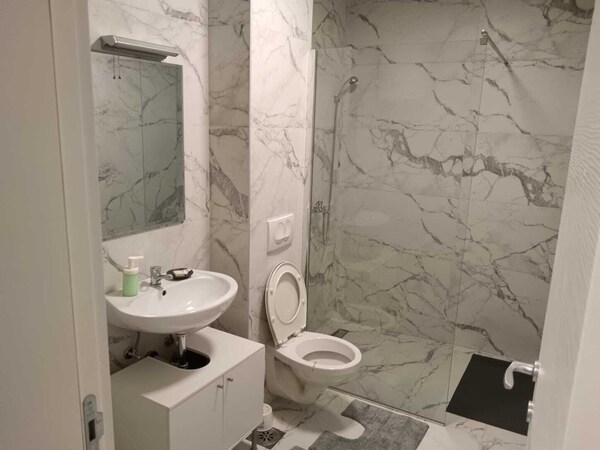 Lovely Apartment With Wifi In Charming Novi Sad - Novi Sad