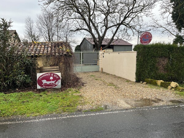 Gîte Climatisé à -5 Min De St Emilion De 2 à 4 Personnes. Parking Clos/privatif - Gironde