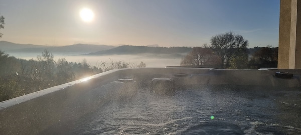 Romantic 2* Getaway With Private Jacuzzi And Breathtaking Views - Crest