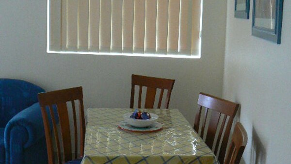 Granada - Unit 8 - 2 Bedroom Unit Near The Beach - Bateau Bay