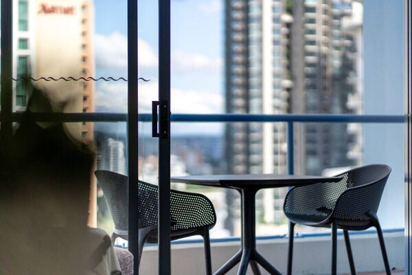 Stunning Story Bridge&river Views, 1br1ba +Balcony - Spring Hill