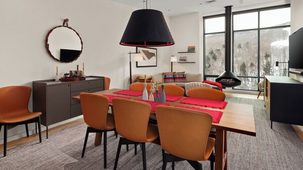 Cozy New 3bdrm Condo Easy Walk To Ski Lifts, Gondola And Great Restaurants! - Stowe, VT
