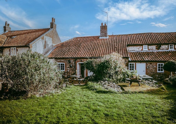 Postmill Cottage - Two Bedroom House, Sleeps 4 - Holkham