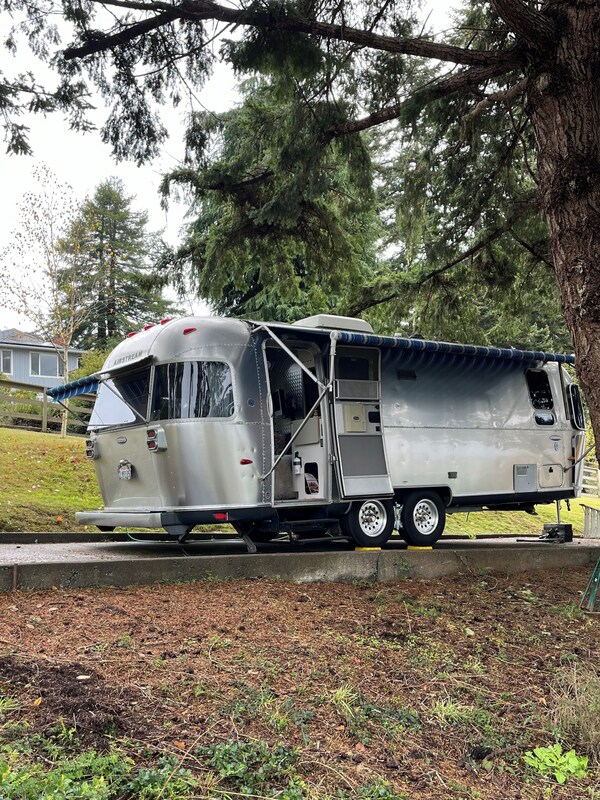 Cozy 25 ' Airstream Not Far From Arcata With Privacy And An Amazing View - Arcata, CA