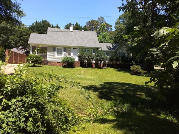 Spacious Four-bedroom House In Charming Charlotte, Prime Location! - Southpark - Charlotte